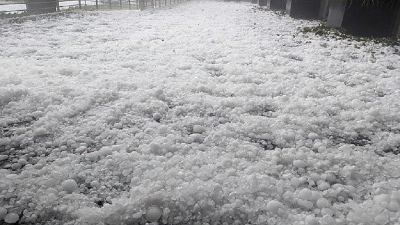 Hiện tượng mưa đá là gì? Dấu hiệu nhận biết sắp có mưa đá - Biết Tuốt